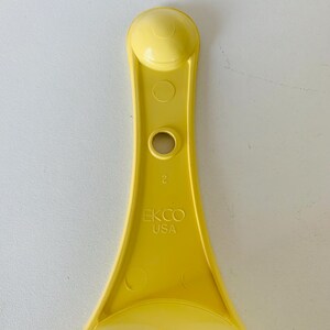 ECKO MEASURING SCOOPS, Set of 4 Retro Ecko Yellow Measuring Scoops and ...