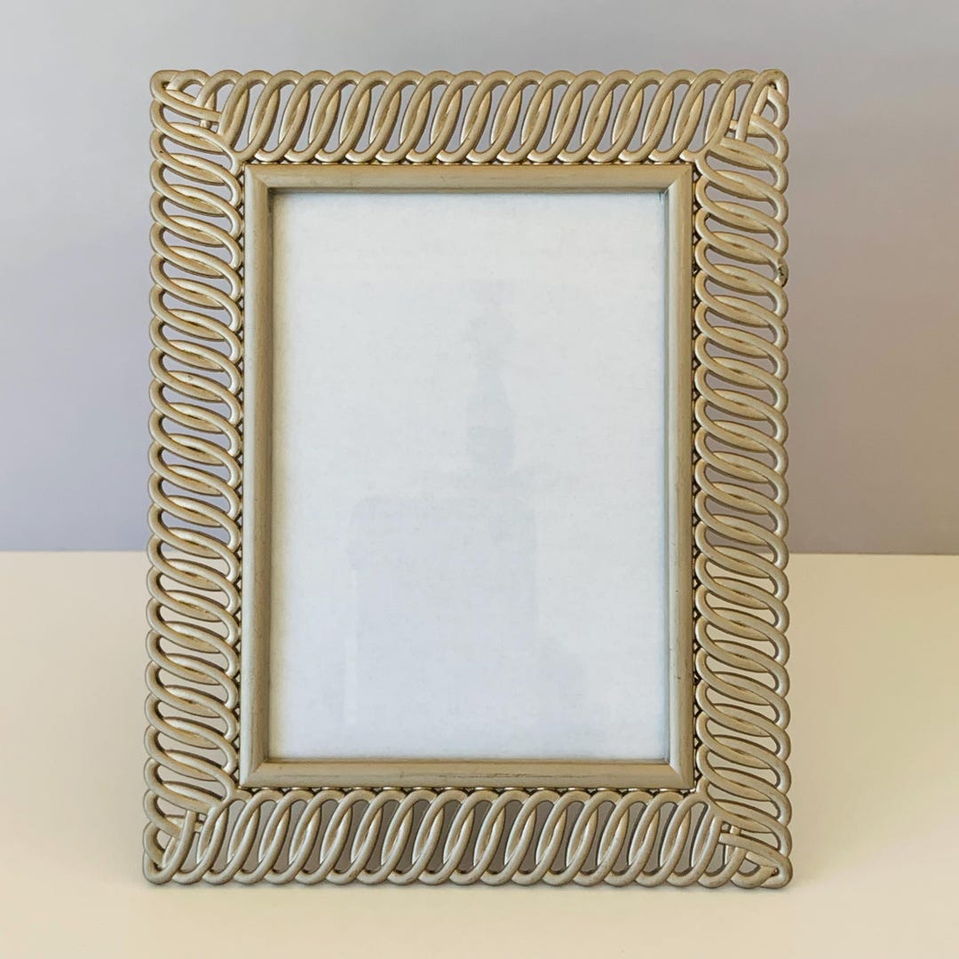 SILVER METAL PICTURE Frame, Silver Metal Cut Out 3D Swirls Frame, 3-1/2 ...