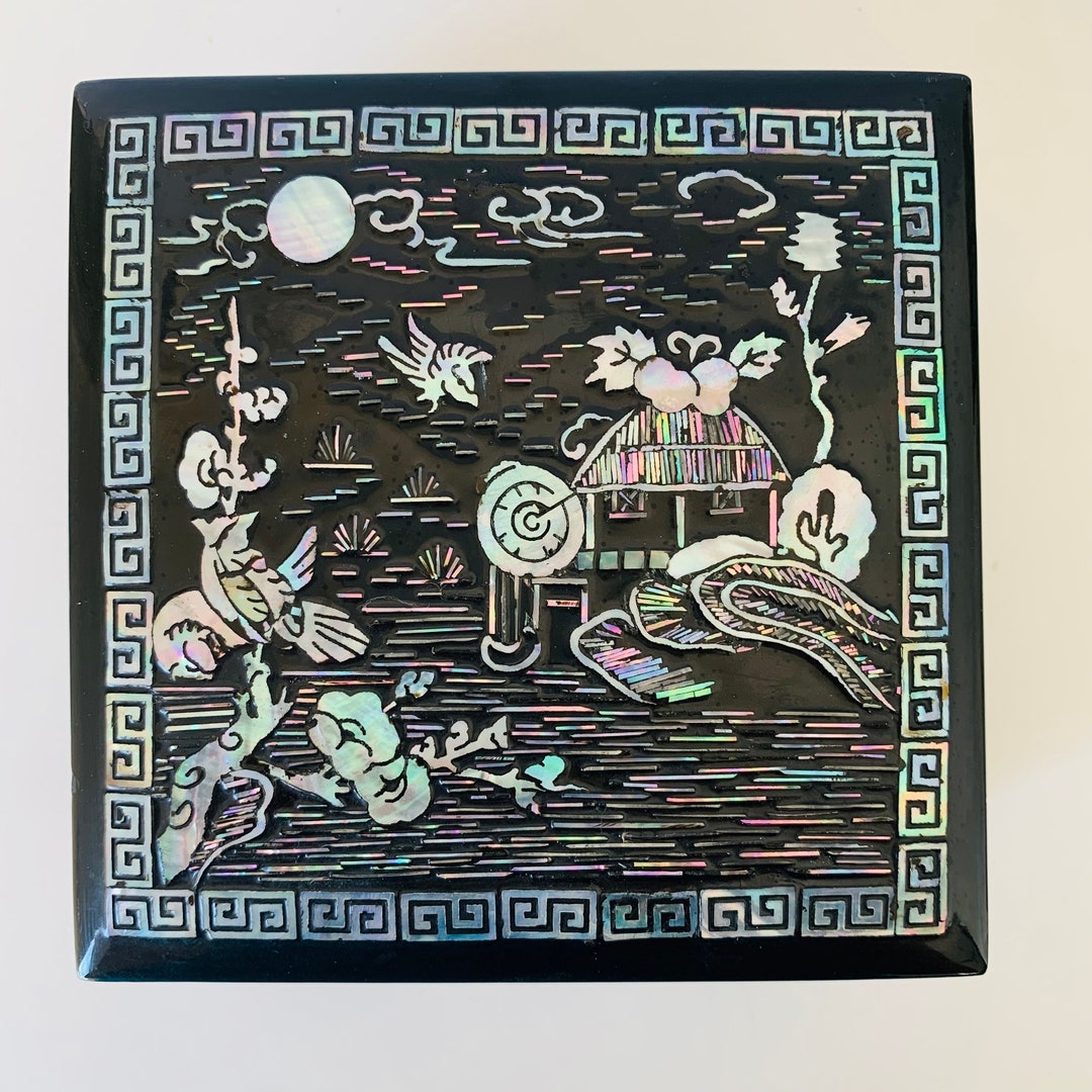 LACQUER BOX With INLAY Art, Japanese Black Lacquer Plastic Box Mother ...