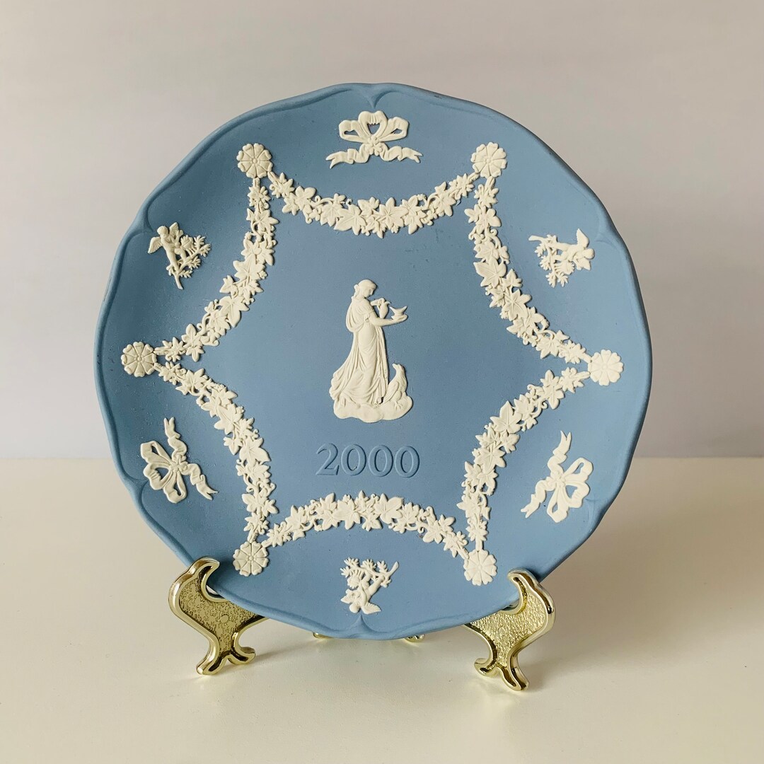 VINTAGE WEDGEWOOD PLATE, Wedgwood Blue Jasperware 2000 Annual Plate ...