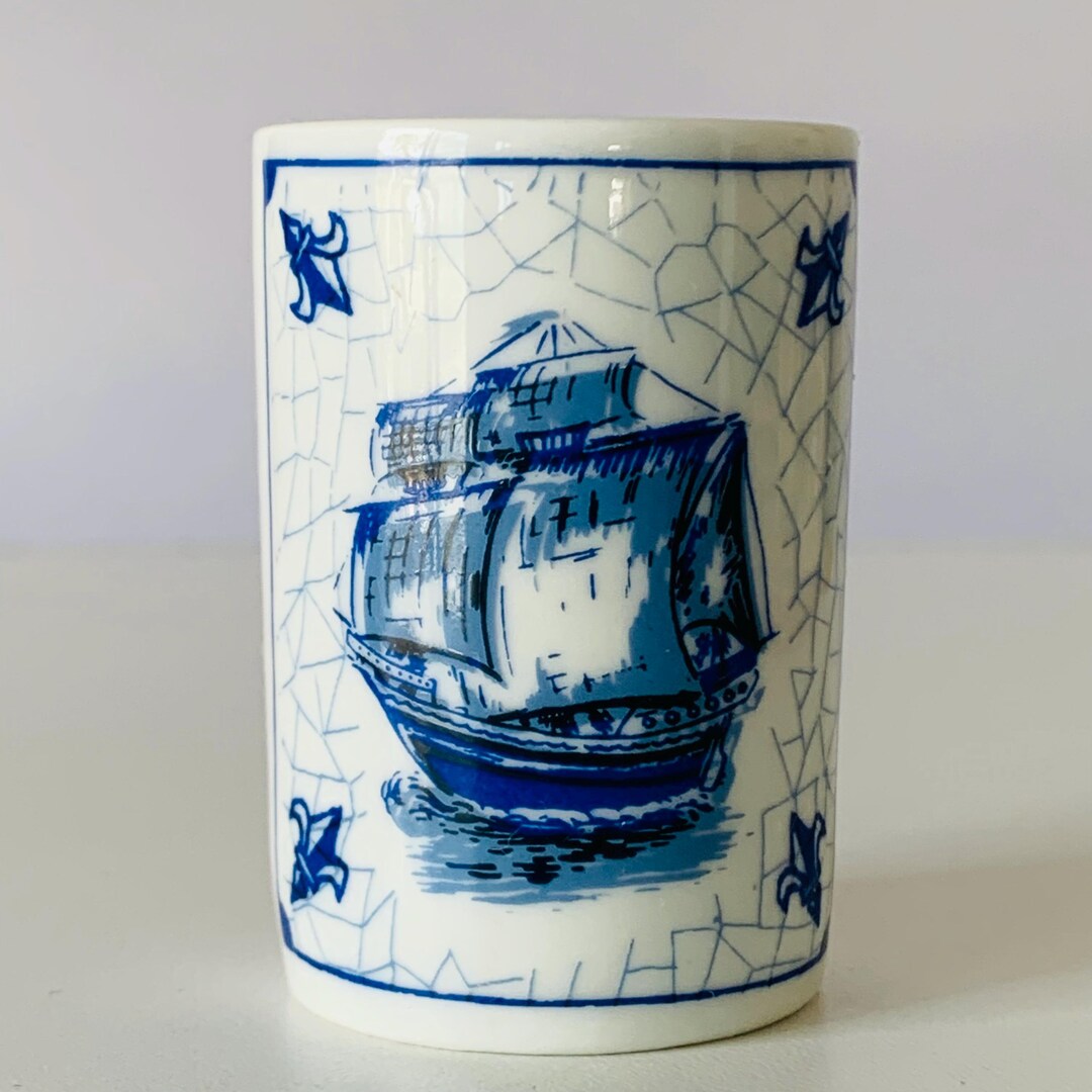 TOOTHPICKS HOLDER VASE, 2-1/4" Tall White and Blue Nautical Toothpicks ...