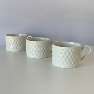 3 ELEGANT WHITE CUPS, Oneida Westerly Basket Coffee Teacups, White ...