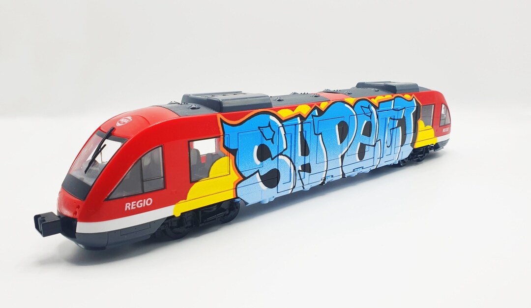 Jouw naam op een trein Train graffiti personnalisé Objet d'art de rue ...