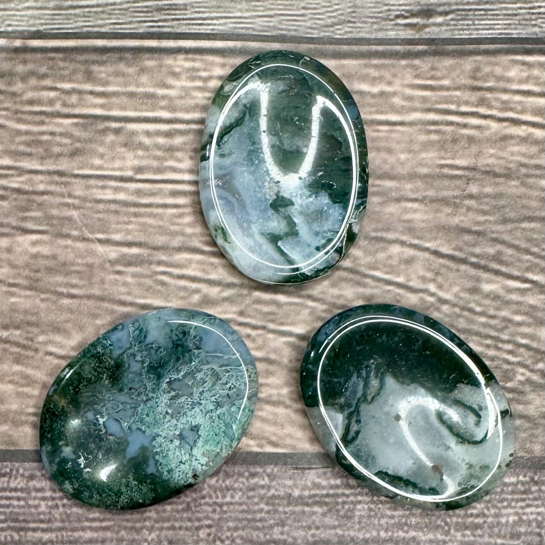 Moss Agate Worry Stone | Personal Growth | Divine Feminine Crystals ...