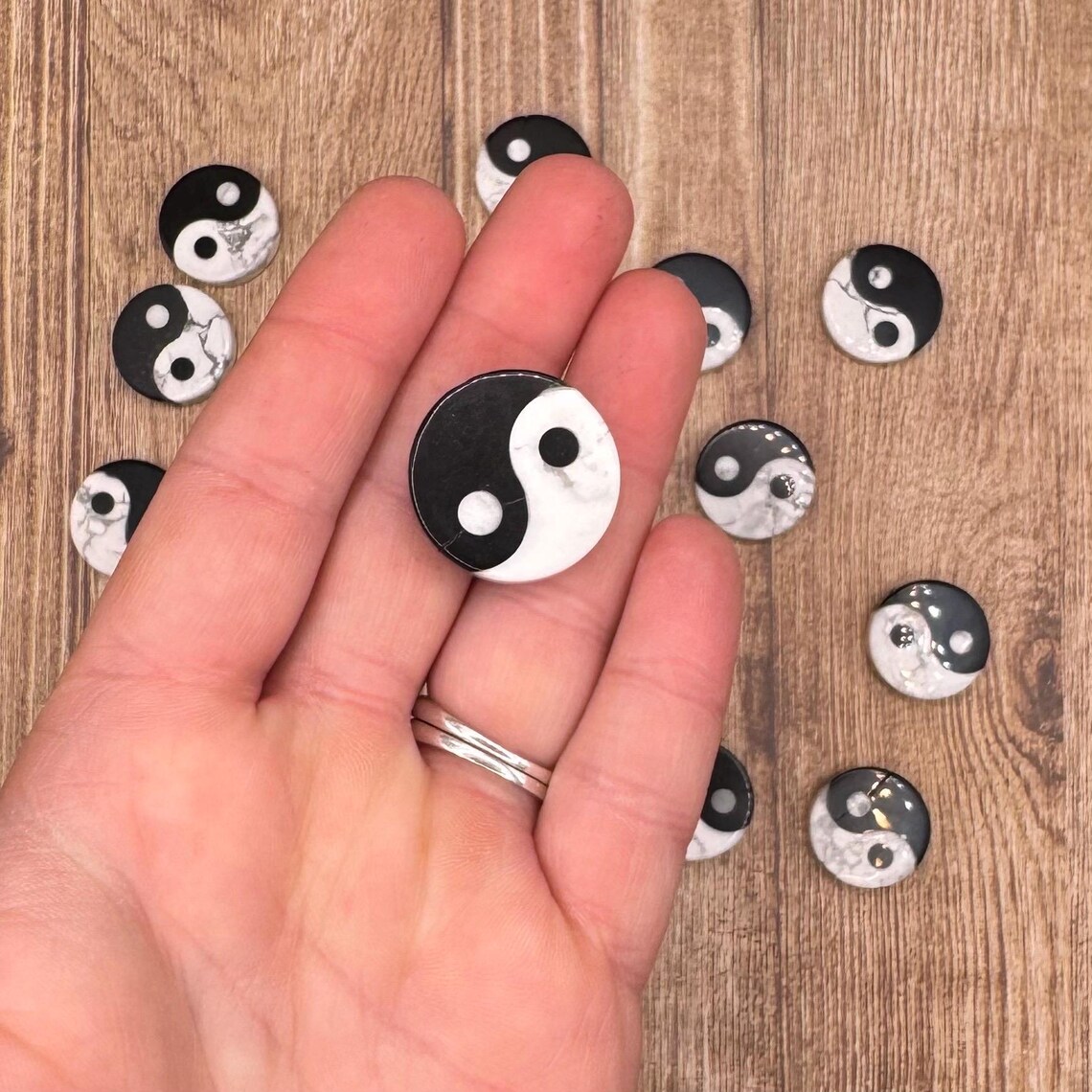 Crystal Yin Yang | Obsidian & Howlite Yin Yang Symbol Crystal ...