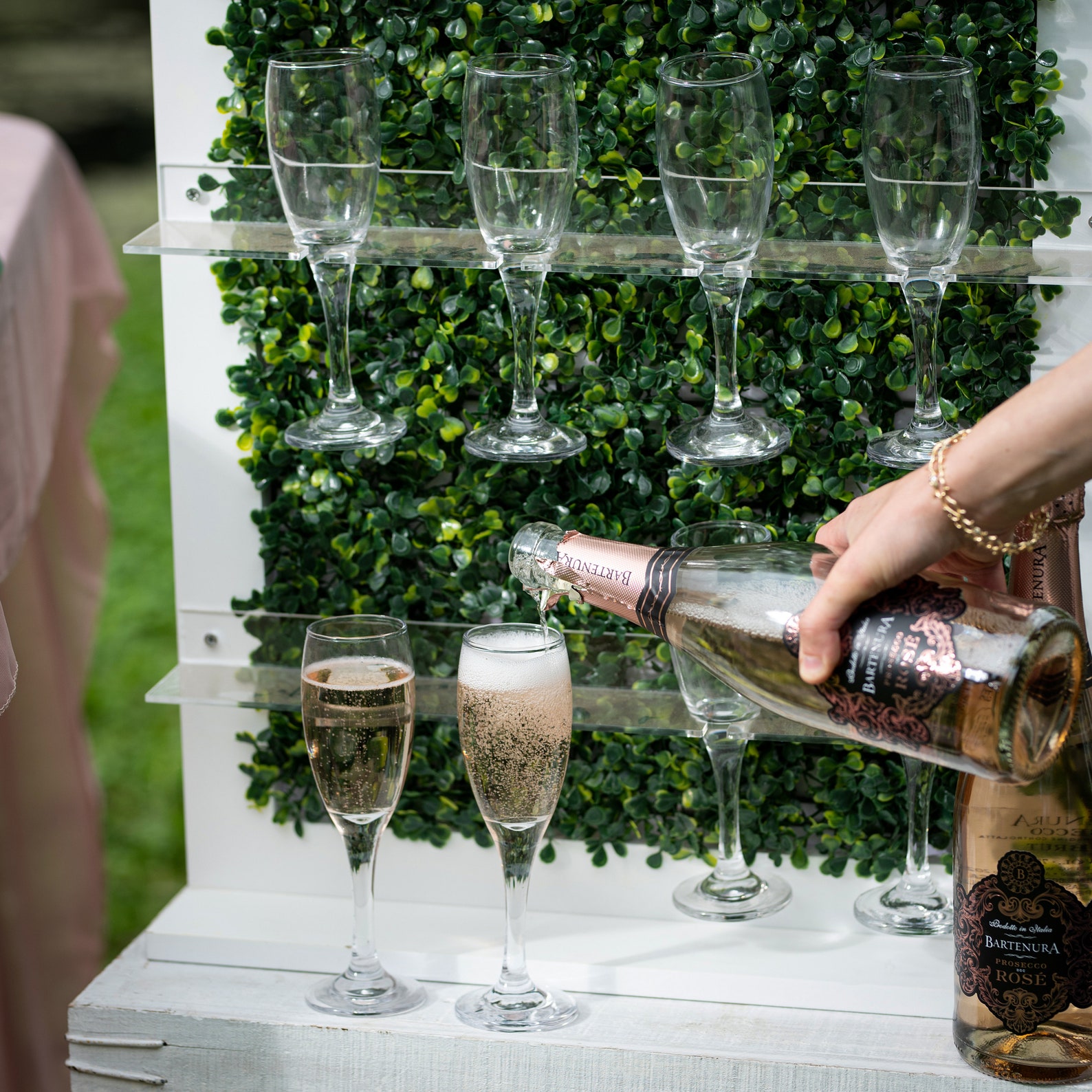 Champagne & Donut Wall Stand, 2-in-1 Donuts Wall Wine Flute Holder ...