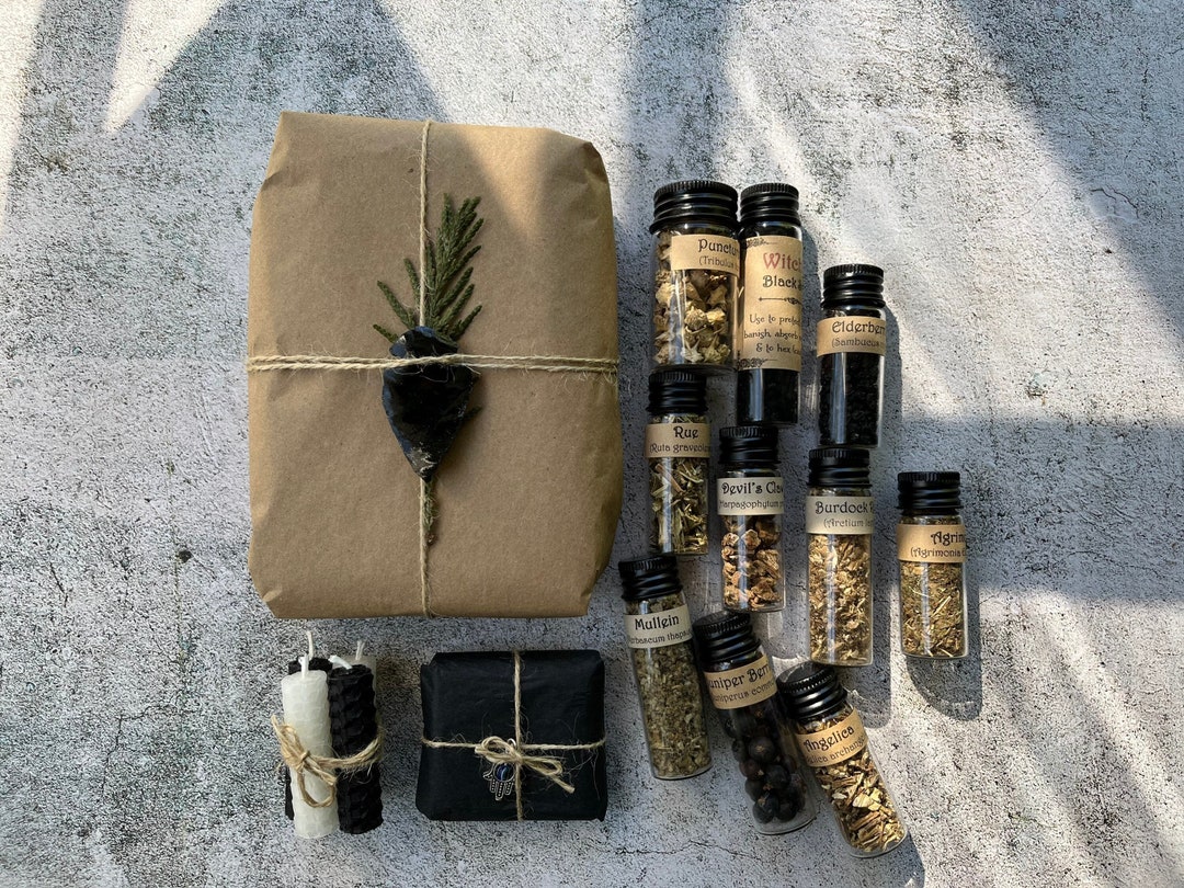 Witch's Protection Herb Kit, 10 Essential Herbs for Protection ...