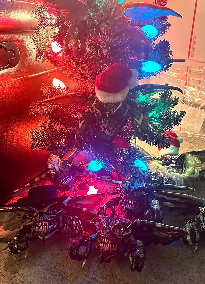 Peek a Boo Gremlins! Grinch! - Etsy