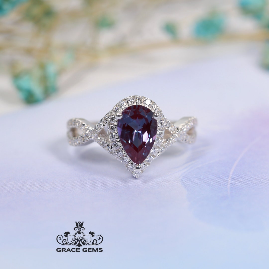 Vintage Alexandrite Pear Engagement Ring in 18k Gold and Diamonds ...