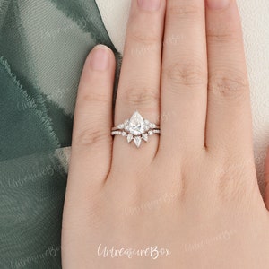 Cluster Moissanite Engagement Ring Set Vintage Rose Gold Unique ...