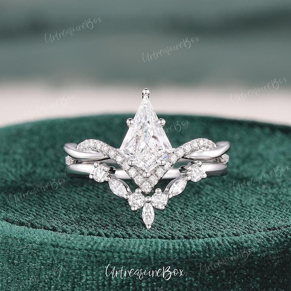 Kite Cut Lab Grown Diamond Engagement Ring Set White Gold Unique Diamond Wedding Ring Set Diamond Bridal Set Promise Ring Twisted Band Ring Etsy