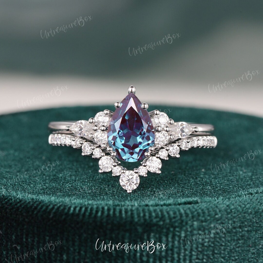 Pear Shaped Alexandrite Engagement Ring Women Cluster Lab Alexandrite ...