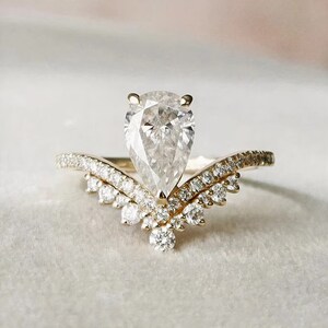 Lab Diamond Pear Cut Engagement Ring, Vintage Elongated Pear Lab Grown ...
