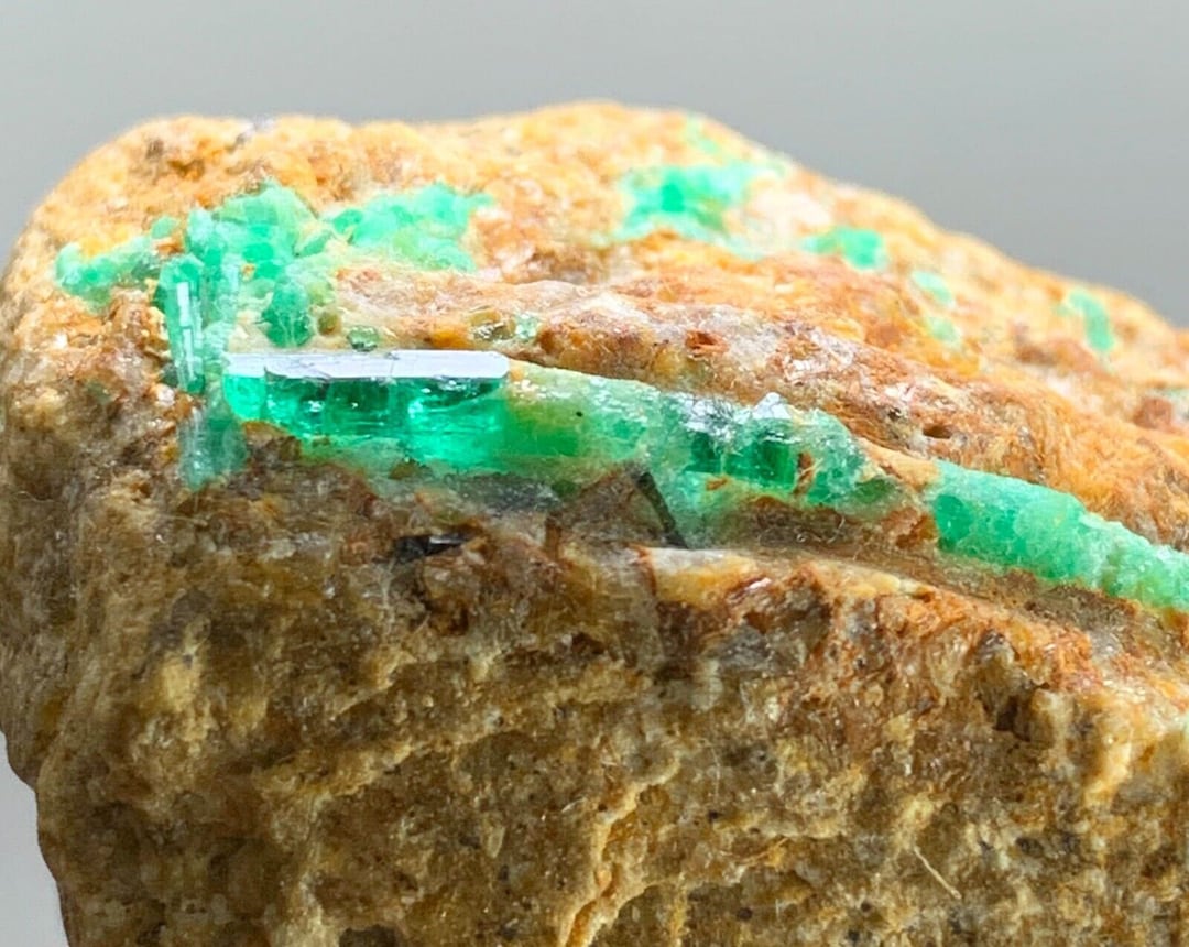 Incredible Emerald on Matrix Gem Grade Emerald Beryl on Matrix From ...