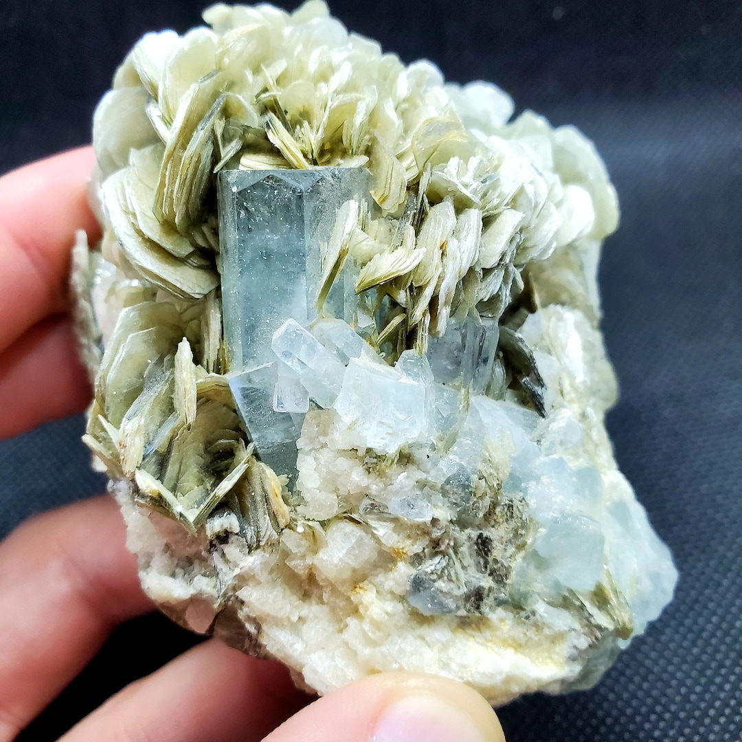 Lenedary Gem Grade Aquamarine Crystal on Matrix HUGE 209 Gram ...