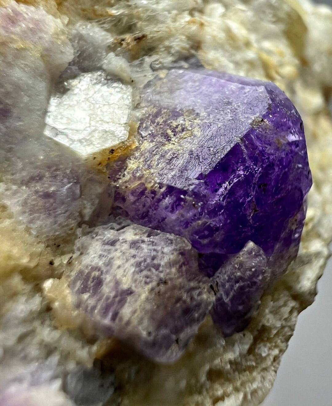 Legendary Terminated Hackmanite Color Changing Fluorescent ...