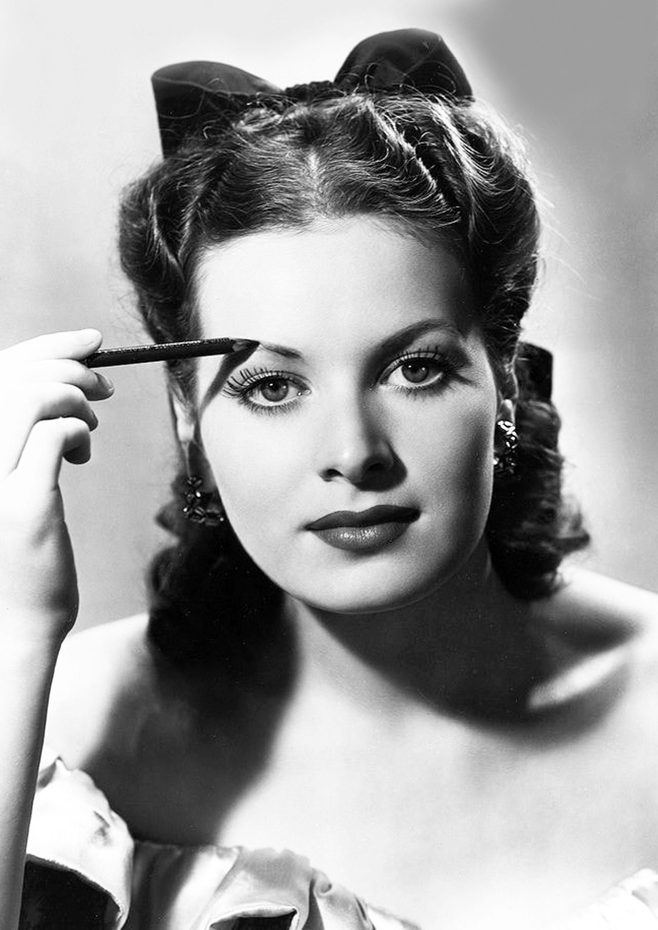 Maureen O'hara Monochrome Photo Print 13 A4 Size 210 X - Etsy