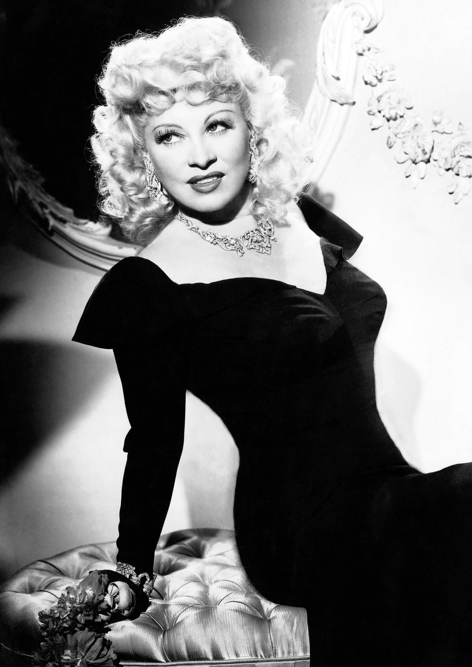 Mae West Monochrome Photo Print 04 A4 Size 210 X 297mm - Etsy