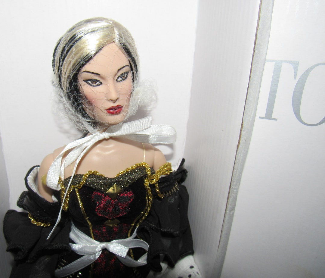 MIB Tonner Stacked Deck Spade Doll Halloween Convention Beautiful ...