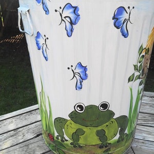Hand Painted Trash/garbage Can - 20 Gallon Frogs, Birdhouses ...