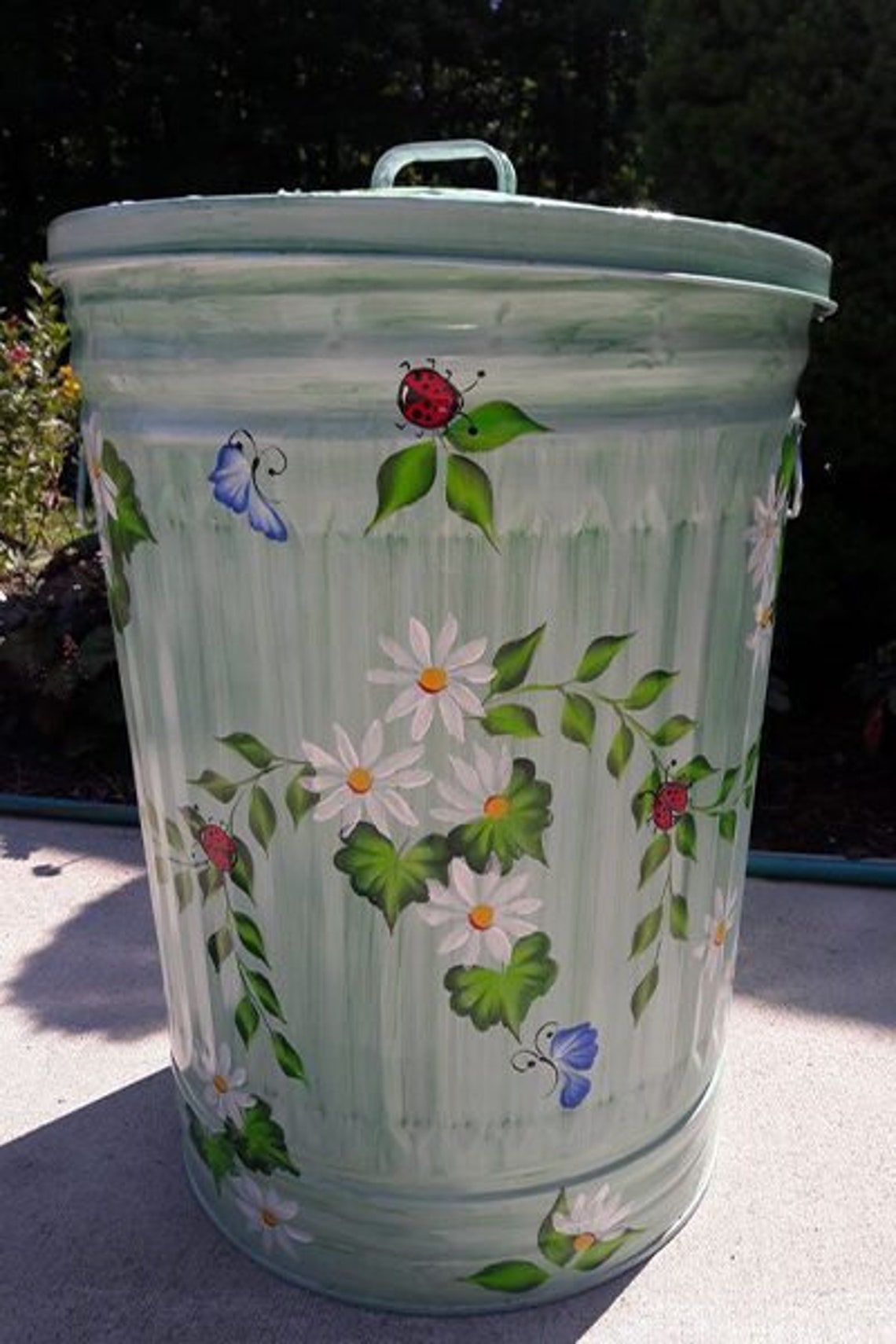 Hand Painted Trash/garbage Can - 30 Gallon Light Hunter Wash, Daisies ...