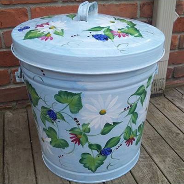 Rustic Trash Can With Lid - Etsy