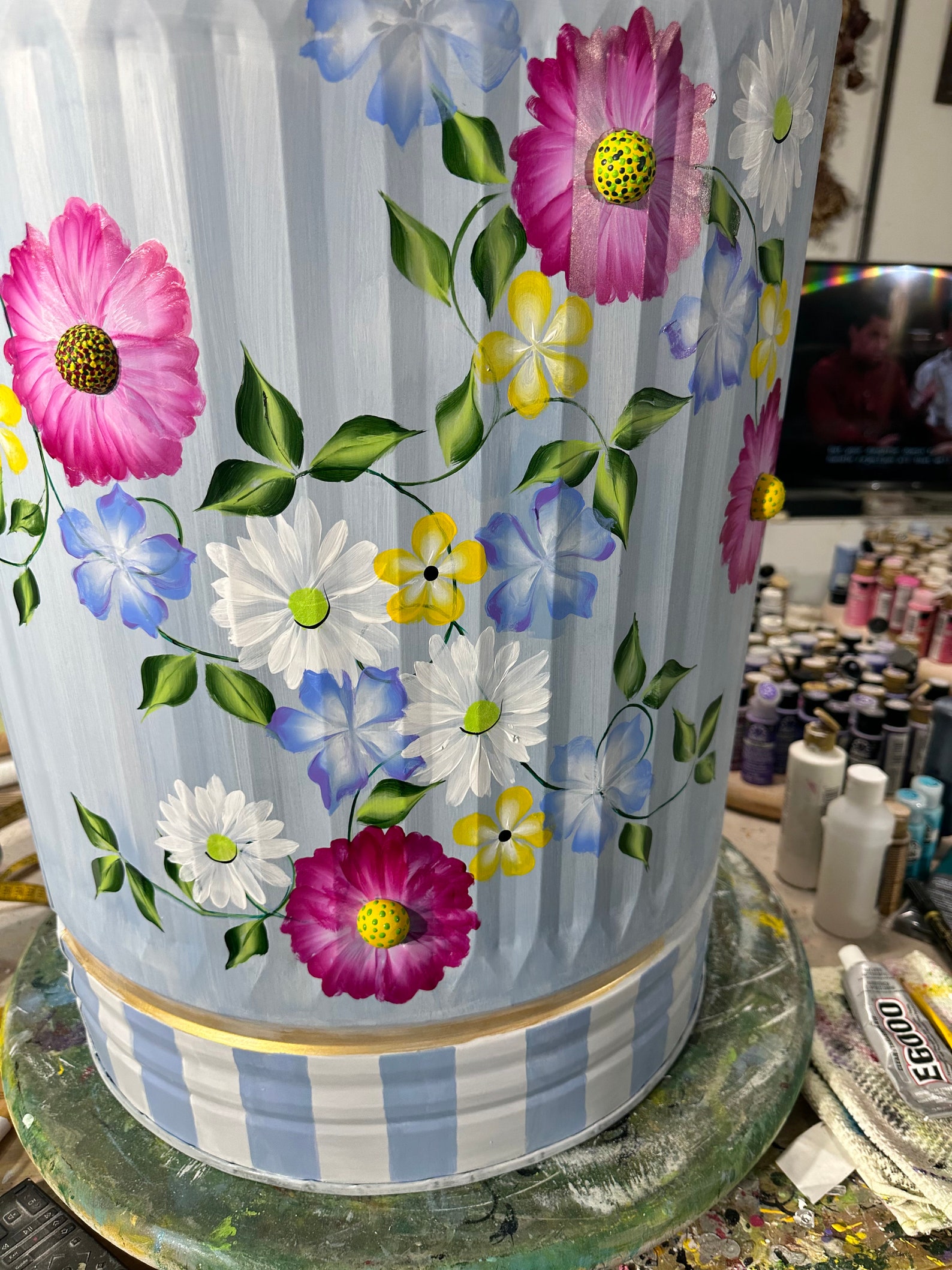 Hand Painted Trash/garbage Can 30 Gallon Floral, Dimensional Centers ...