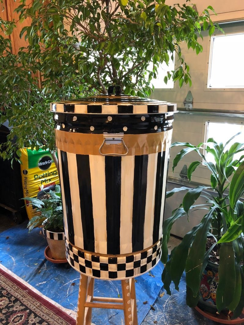 30 Gallon Black and Cream Stripe Checks With Gold Dragging - Etsy