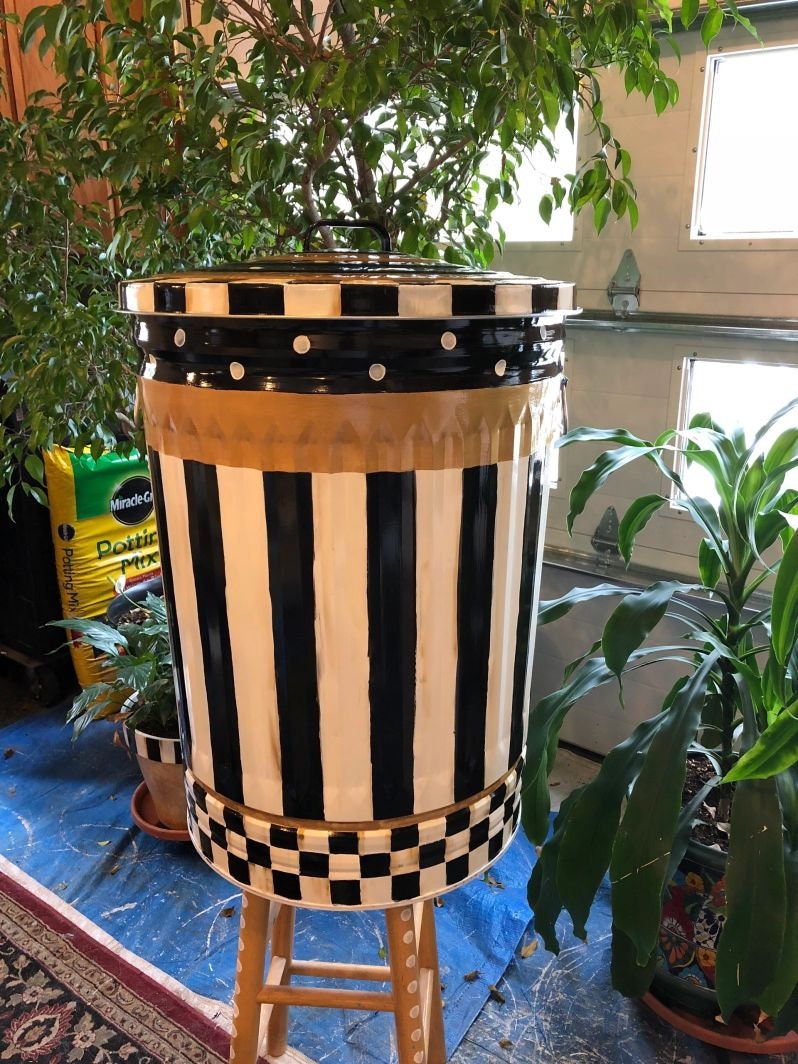 30 Gallon Black and Cream Stripe Checks With Gold Dragging - Etsy