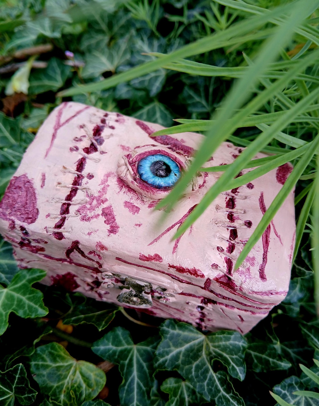 Stitched Skin Eye Box, Creepy Trinket Box, Horror Box, Gothic Eyeball ...