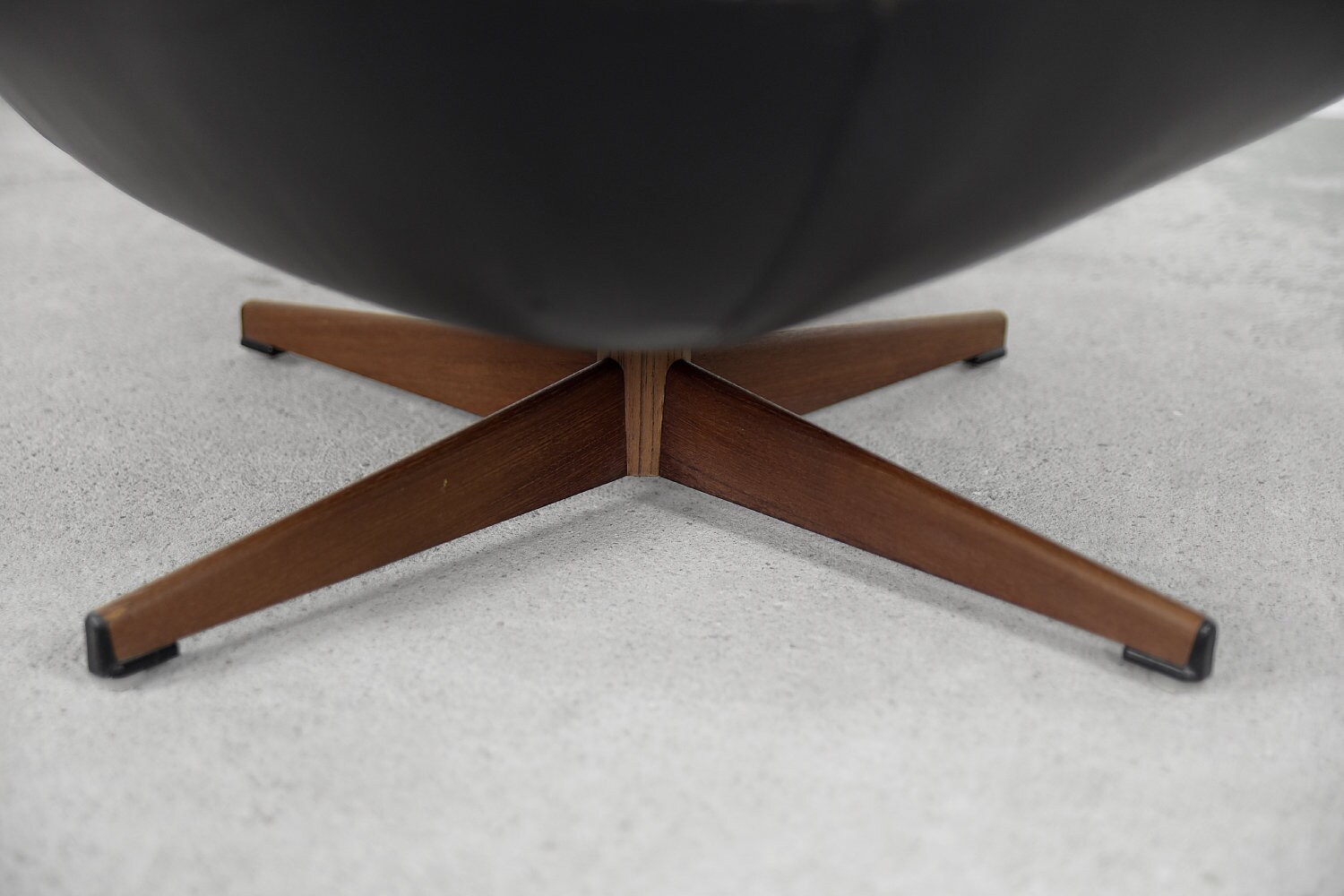 Swedish Modernist Leather Swivel Lounge Chair From Selig Imperial ...