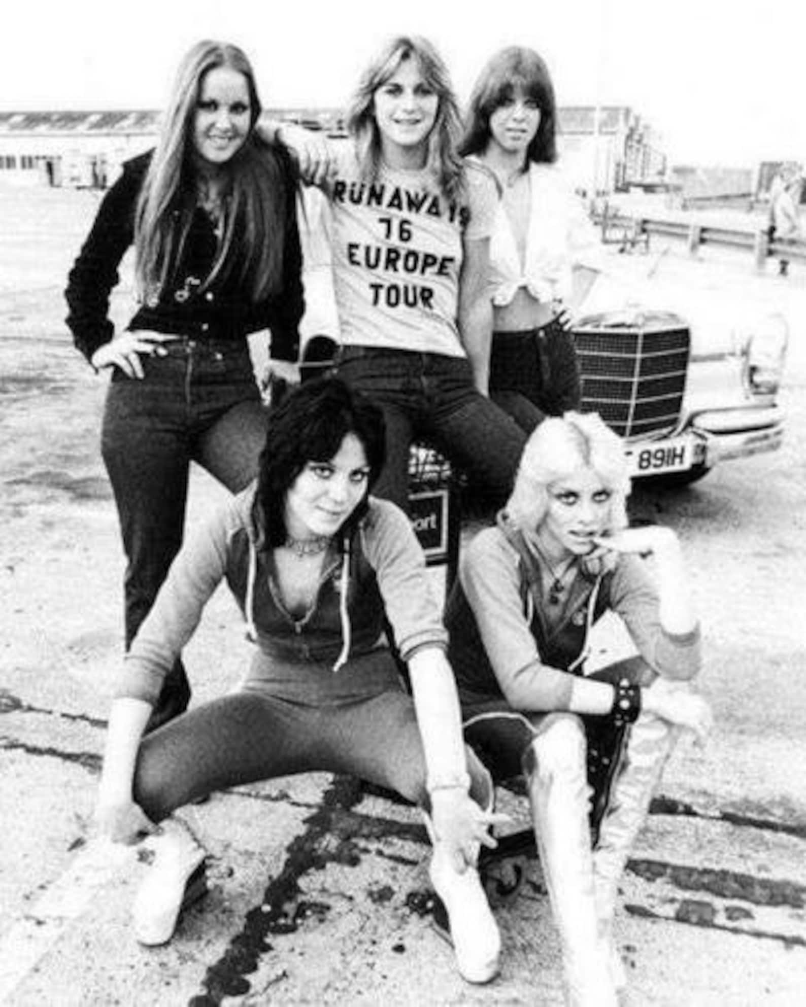 8x10 photo Joan Jett & The Runaways 1976 | Etsy