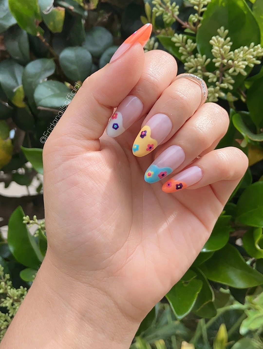 Spring Nails Design. Abstract Nail Design . Press on Nails. Round Nails ...