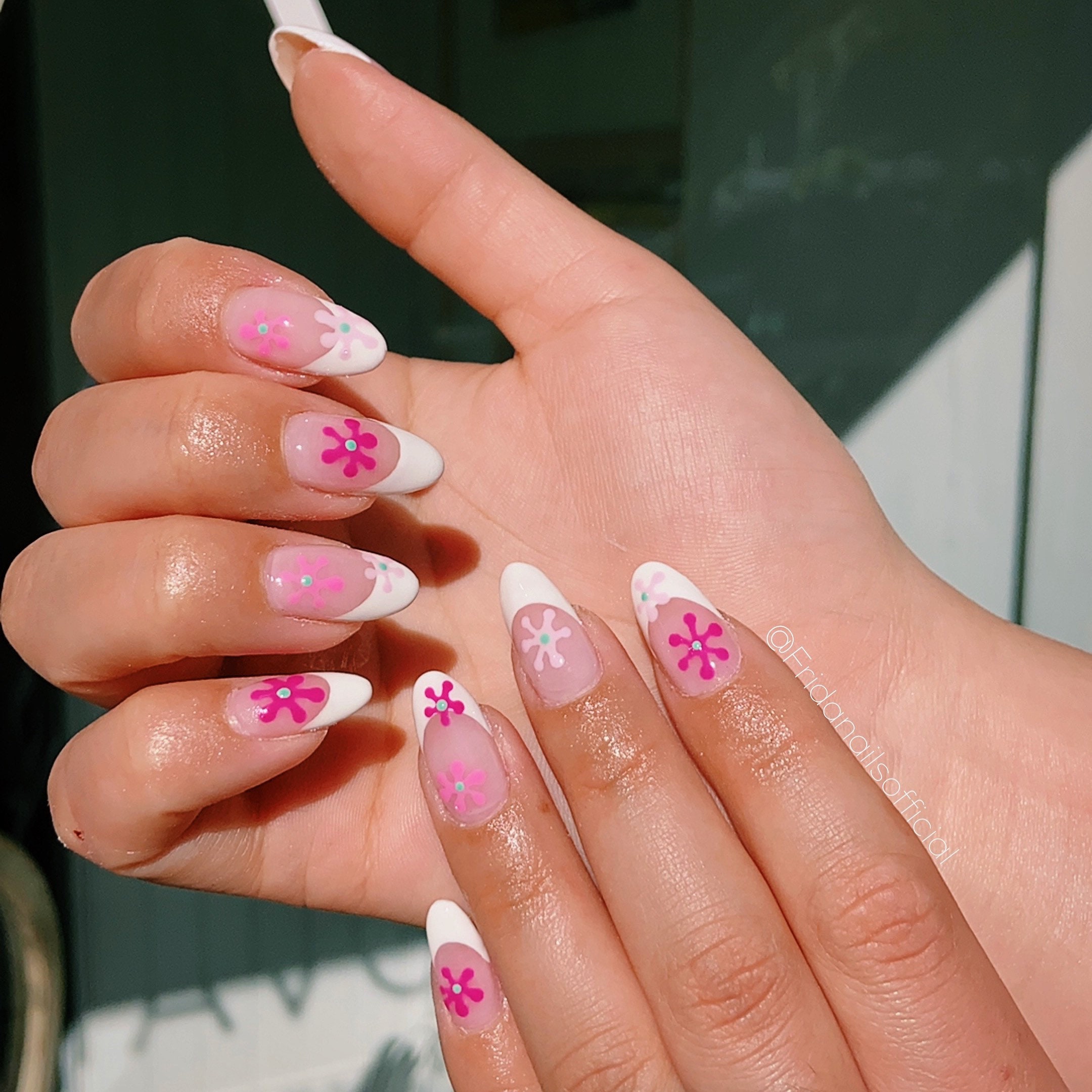 White Round Nails With Design