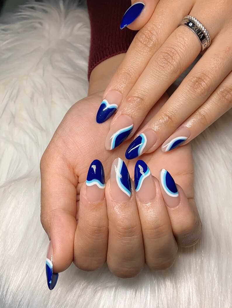 Wavy Design. Abstract Nail Design . Press on Nails. Round - Etsy