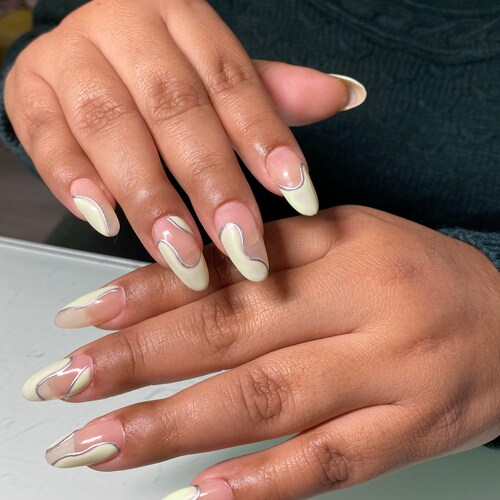 Wavy Design. Abstract Nail Design . Press on Nails. Round - Etsy