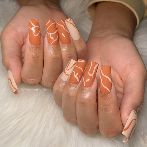 Wavy Design. Abstract Nail Design . Press on Nails. Round - Etsy