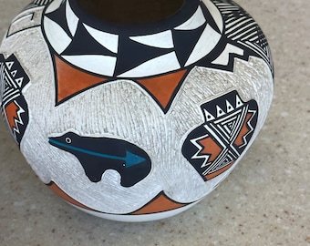Native American Navajo Indian Hand Etched & Painted Pottery Vase Signed ...
