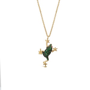 Frog Climbing 18k Yellow Gold Chain Necklace Covered With Natural ...