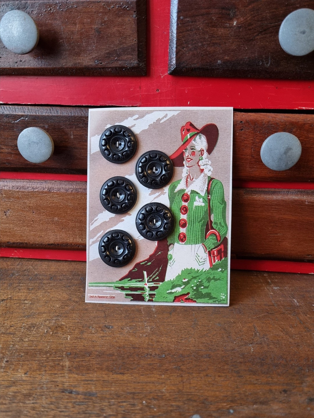 Old Haberdashery Pretty 1940s Buttons in Black Varnished Wood, French ...