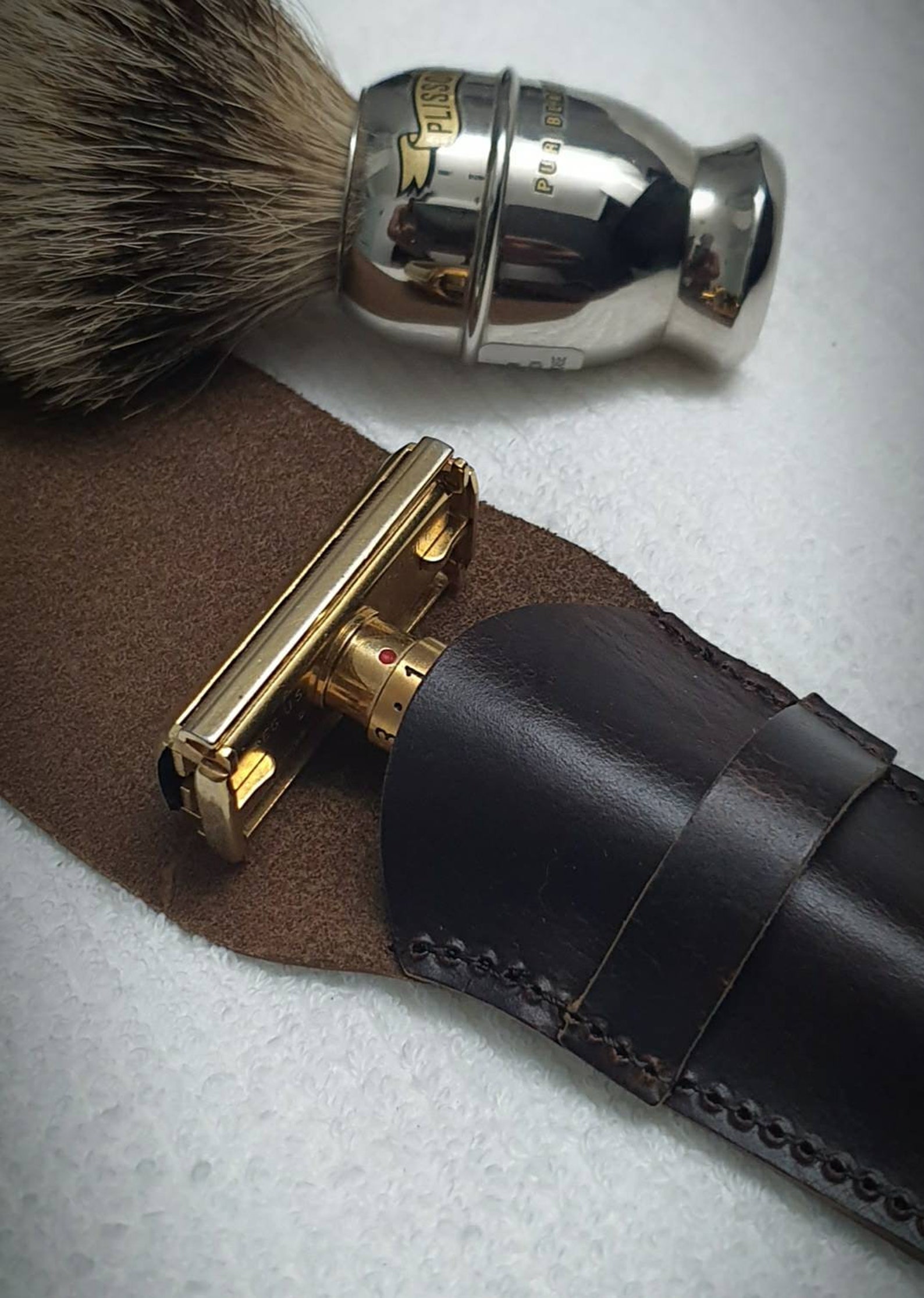 Luxury Leather Razor Cover Available in Crazy Horse Leather - Etsy