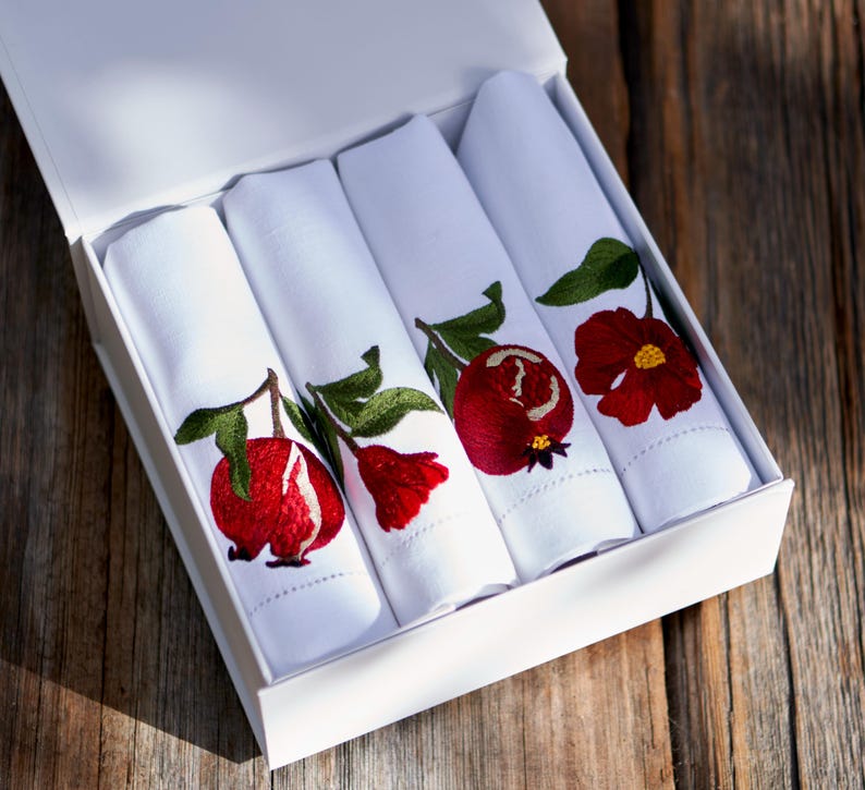 Embroidered Pomegranate Linen Napkins Set of 4 | Italian Garden Table ...