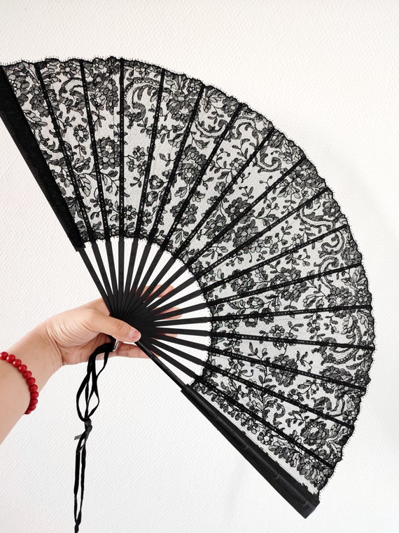Victorian black lace fan - Gem