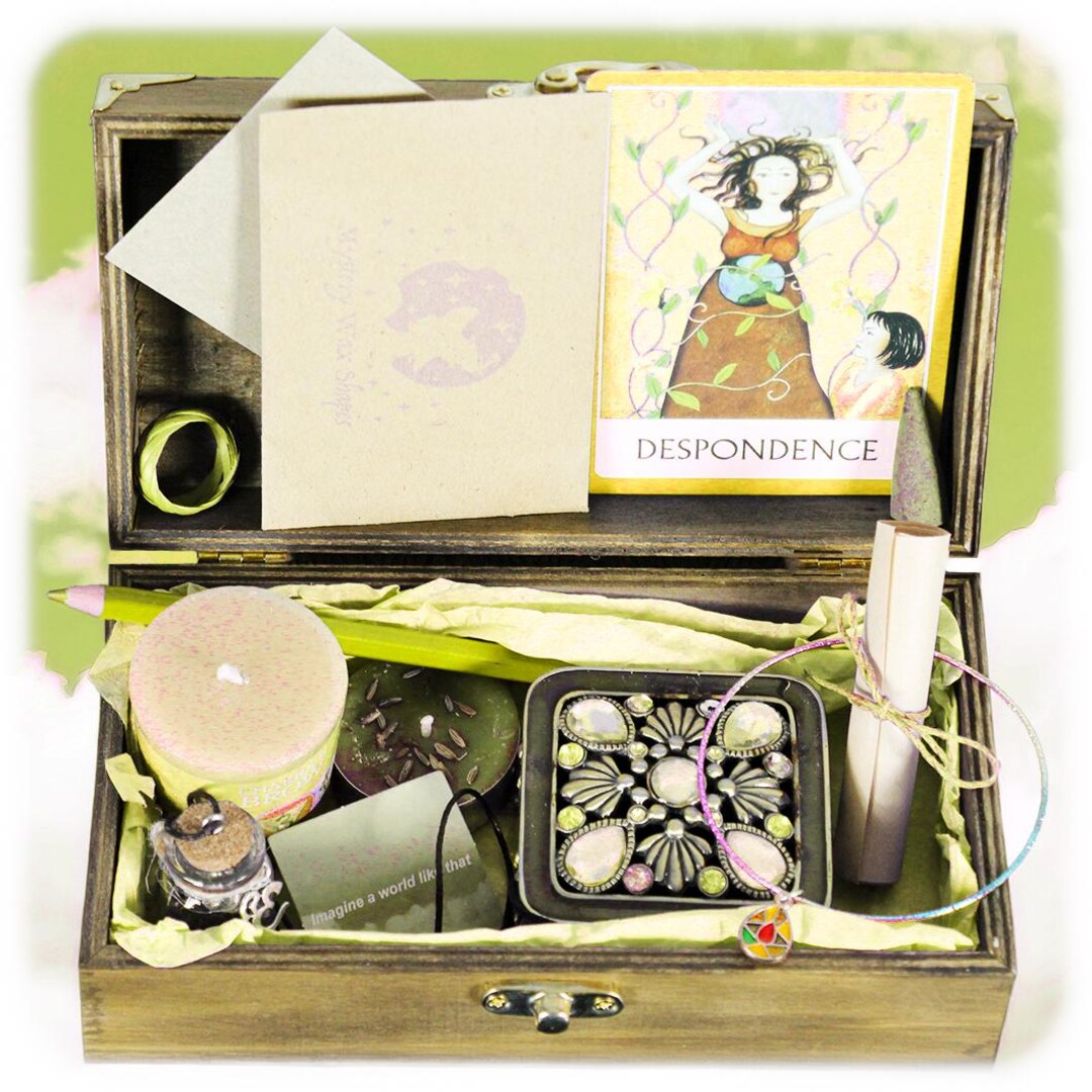 Solar Plexus Chakra Mystery Box • Crystal Gift Set for Meditation ...