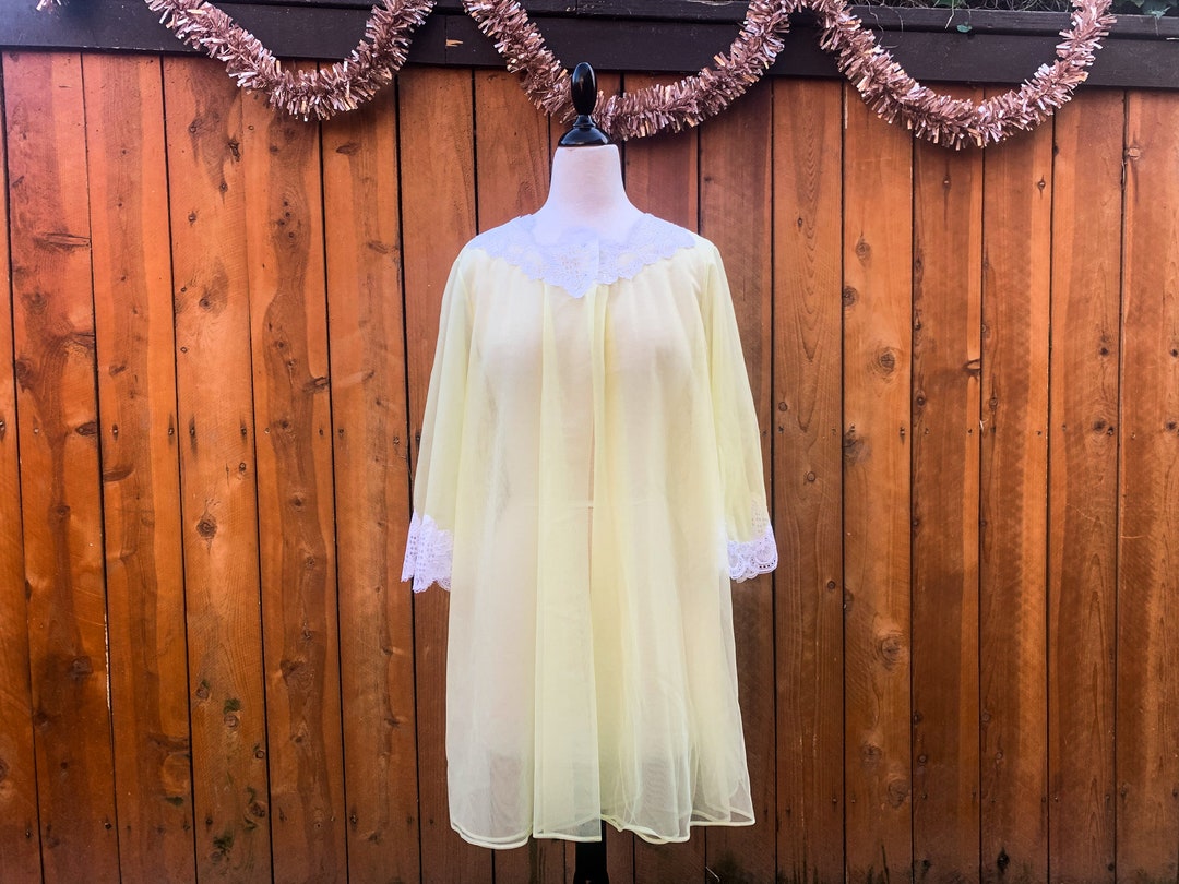 VINTAGE Sheer Yellow Dressing Gown With Lace/night Gown/peignoir/robe ...