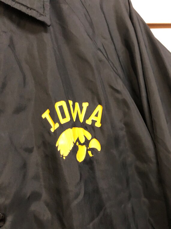 Vintage Iowa Hawkeyes university windbreaker size Lar… - Gem