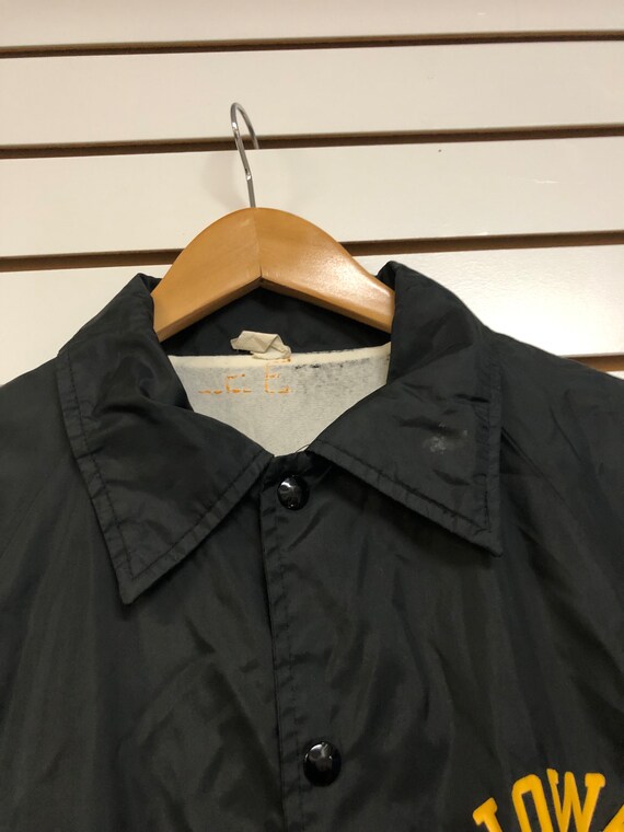 Vintage Iowa Hawkeyes university windbreaker size Lar… - Gem