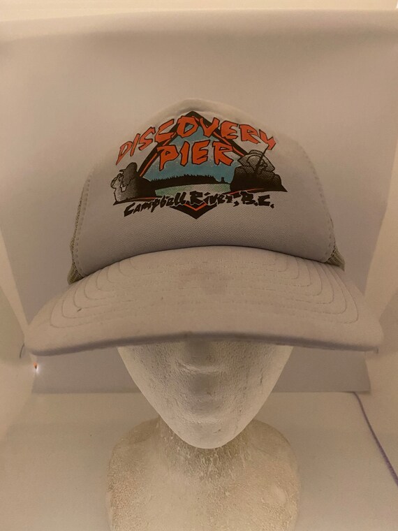 Discovery Pier Vintage Trucker Snapback hat 1980s J9 - Gem
