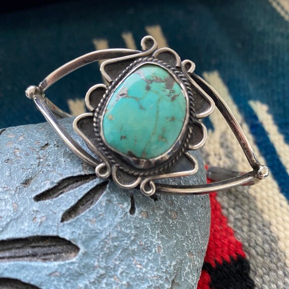 Turquoise Native American cuff - Gem