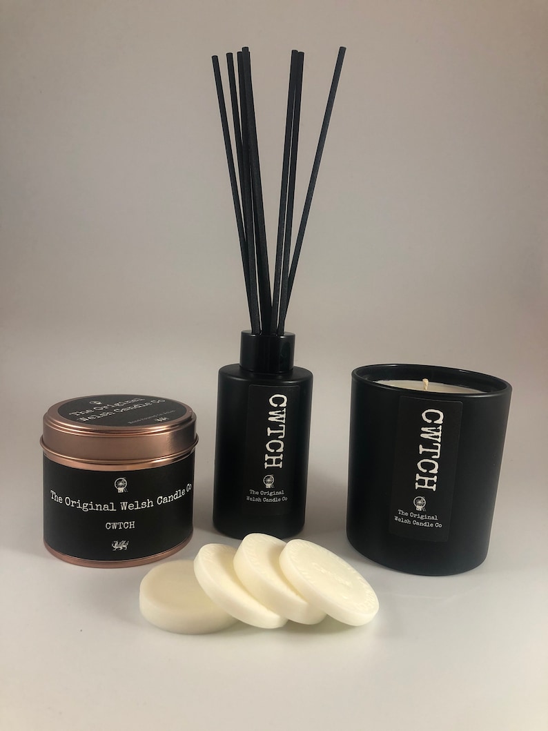 The Original Welsh Cwtch Candle Gift Set: Oud Wood, Rose, Amber Home ...
